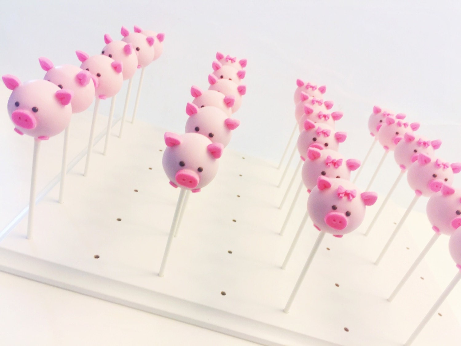 Pig Cake Pops by myangelpops on Etsy