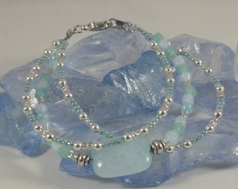 Items similar to Keyhole Bracelet on Etsy