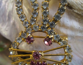 White rabbit brooch | Etsy