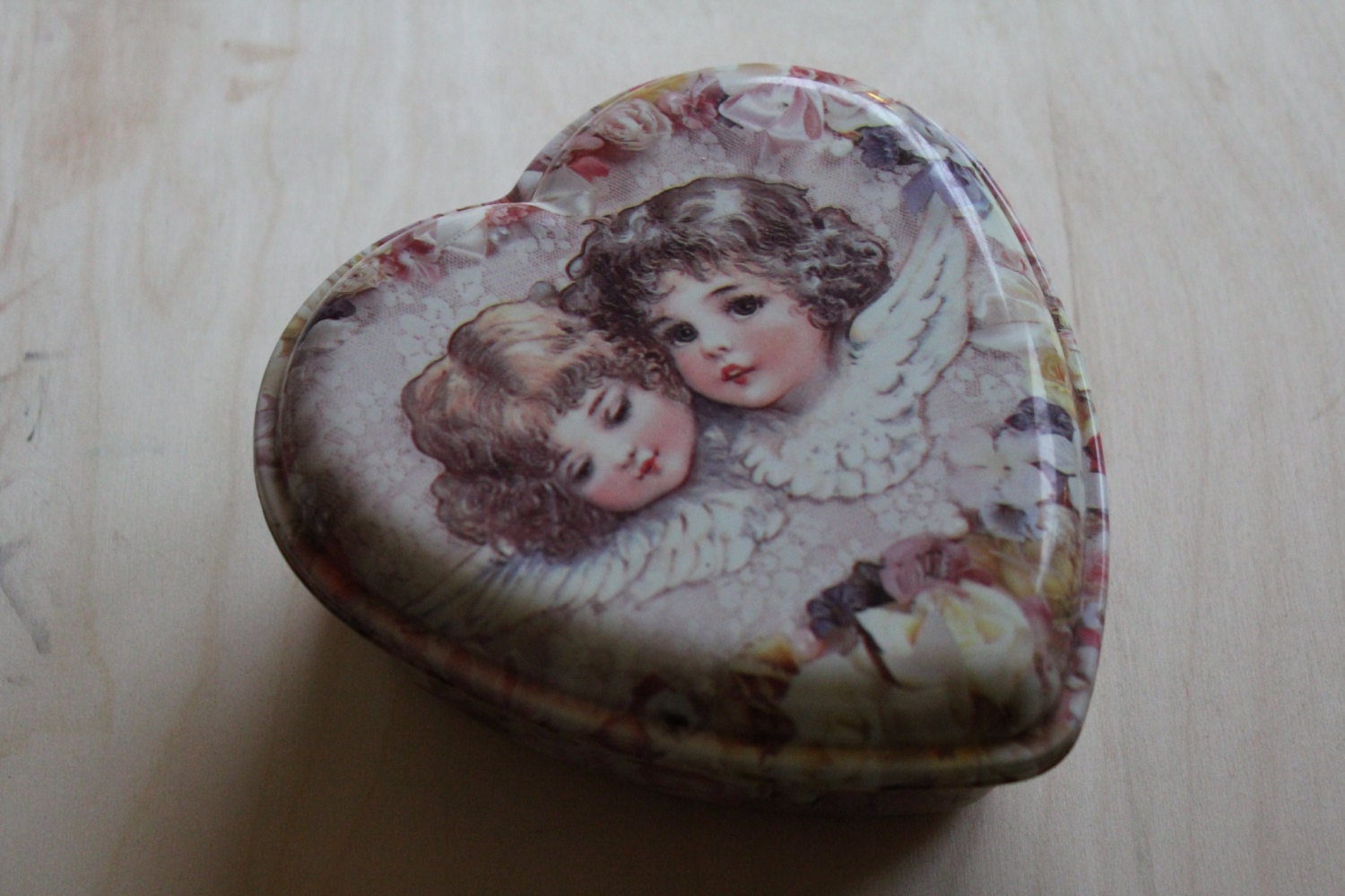 sweet vintage twin angels box – Haute Juice