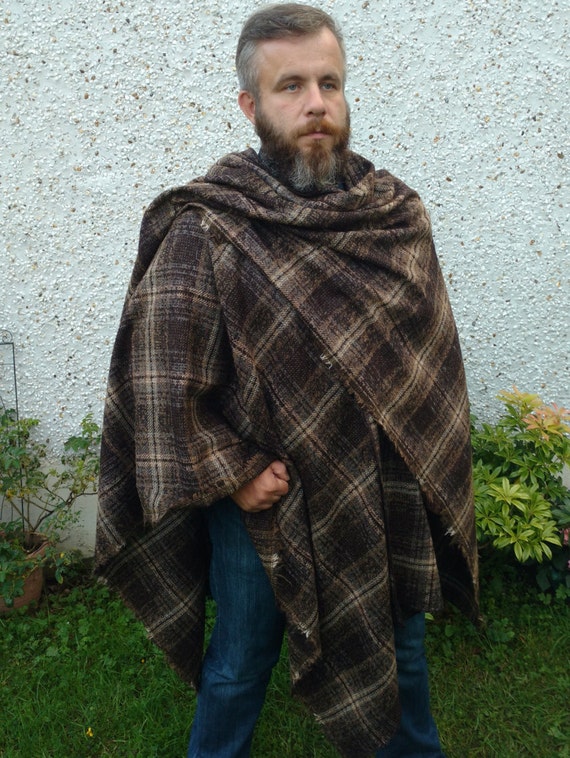 Irish tweed wool ruana wrap cape shawl plaid arisaid