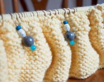 Knitting stand | Etsy