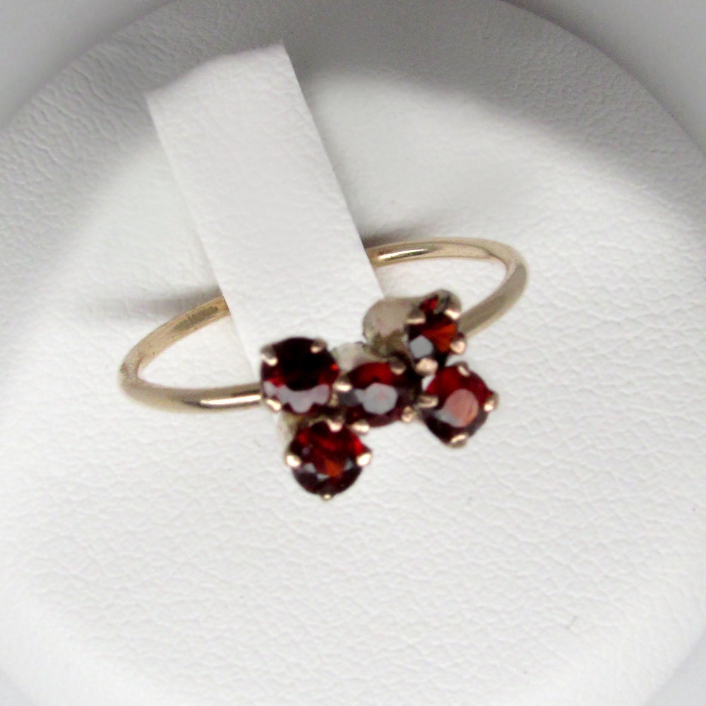 14k gold garnet ring vintage garnet ring size by simonefinivintage