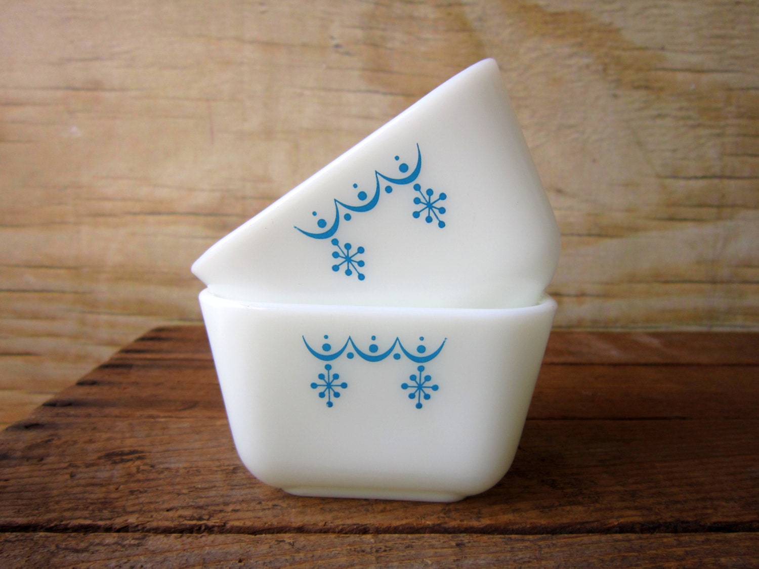 Set of Vintage Pyrex Refrigerator Dishes Snowflake Garland – Haute Juice