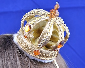 Items similar to Queen of Hearts Crown - Burlesque - Mini Crown ...