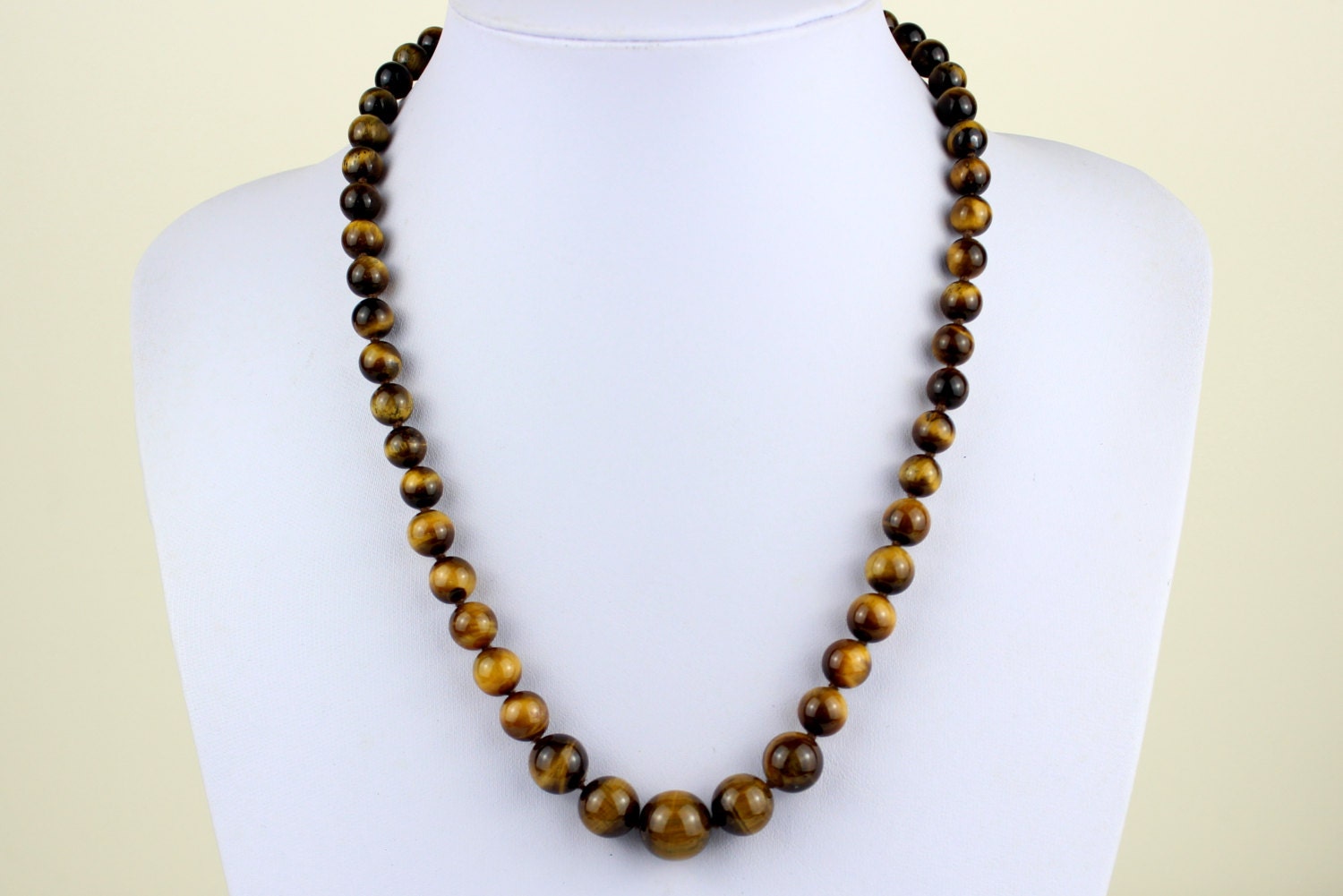 Graduated Tiger Eye Necklace 8mm to 14mm Tiger Eye Beads.