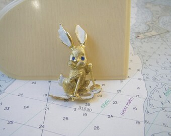 White rabbit brooch | Etsy