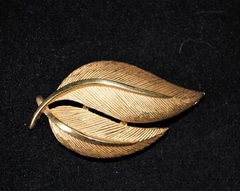 Trifari leaf brooch | Etsy
