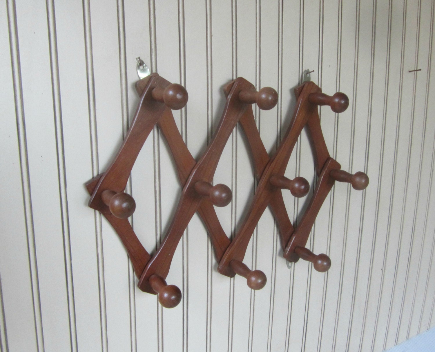 Expanding Wall Rack Accordion Peg Rack Fold Out Rack Brown Coat / Hat ...