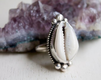 Cowrie shell ring | Etsy