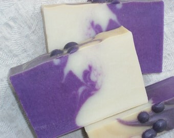 Blackberry Vanilla Soap / Handmade Soap / Cold by JOANSGARDENS