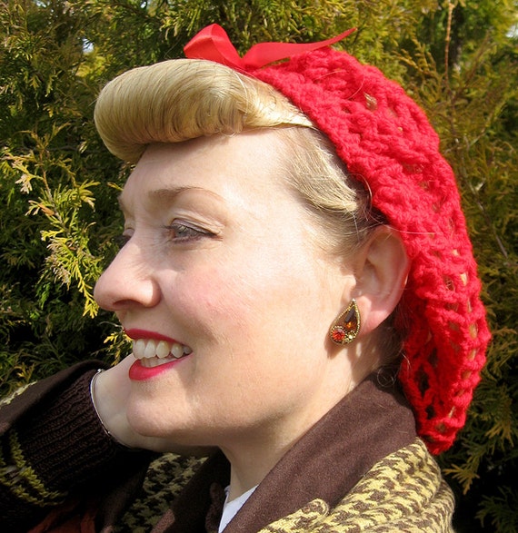1940s Hair Accessories- Flowers, Snoods, Clips, Bandanas