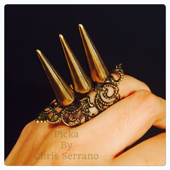 Triple spike shield Ring made with a Vintage Style
