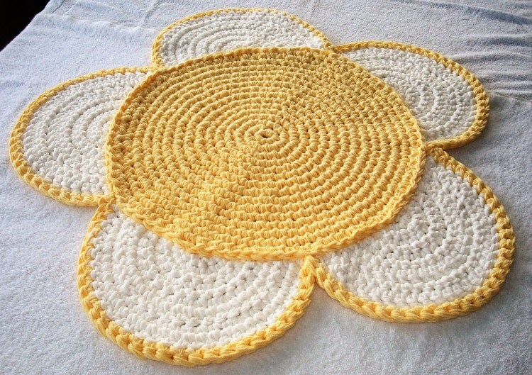 Crocheted Flower Rug Daisy Mat Floor Rug by CosyFeetRugsandMore