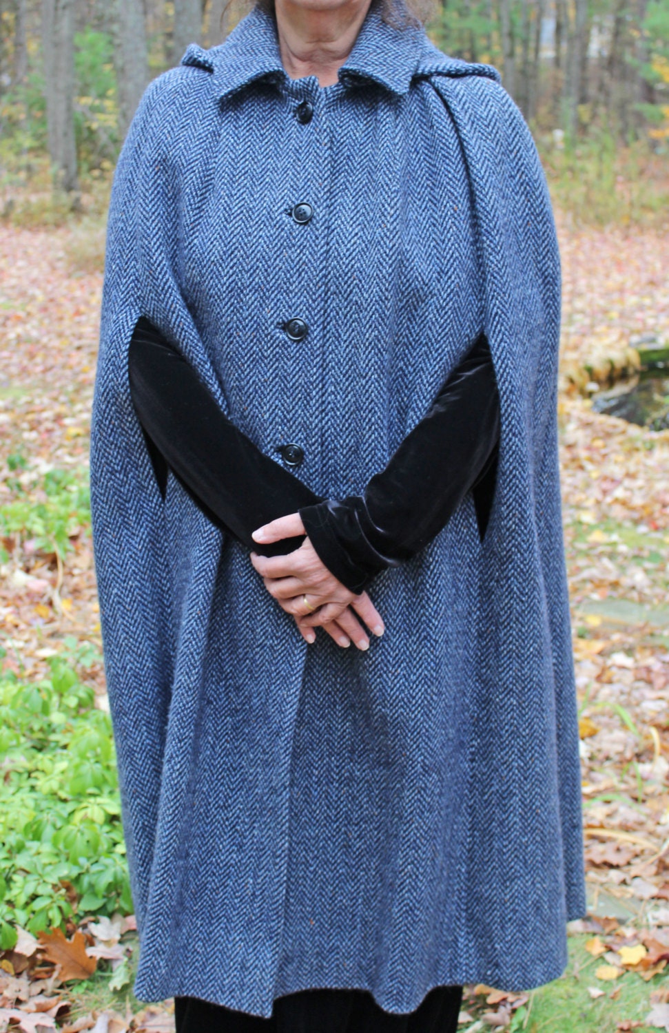 1000+ images about Capes on Pinterest | Cape coat, Black cape and Cloaks