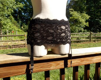 Garter Belt Retro Style in Black Stretch Lace