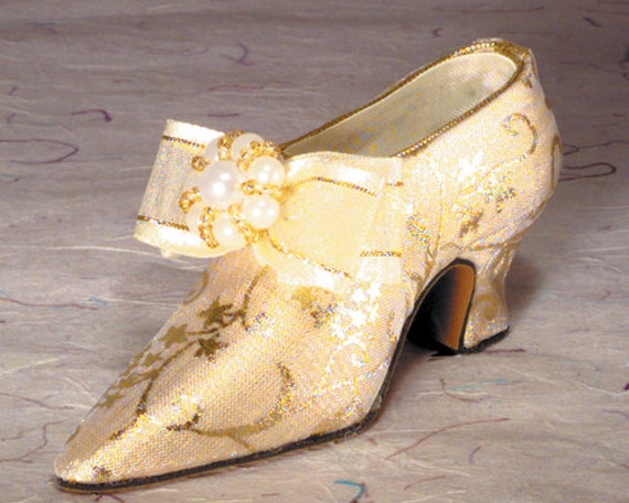 Items similar to decorative Collectible Miniature Shoe vintage on Etsy