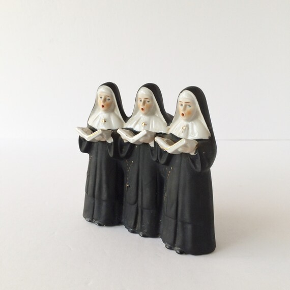 Vintage Singing Nuns Music Box Porcelain Musical Nuns