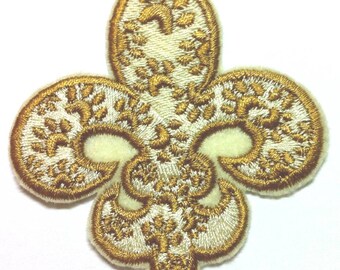 Beautiful Celtic Wolf with Knotwork Machine by FlamingoEmbroidery