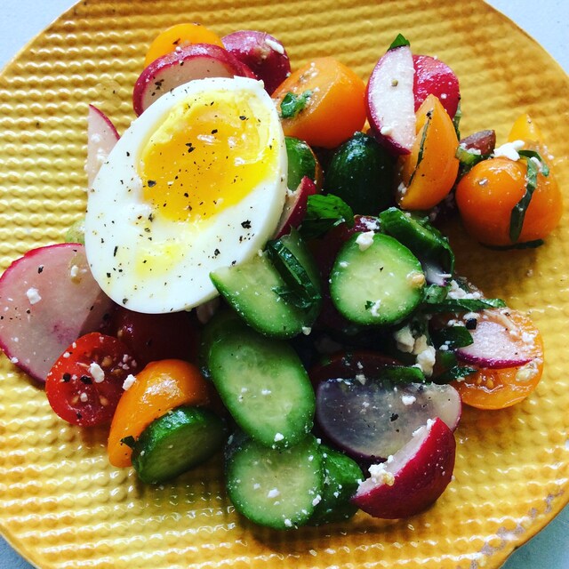 Handmade pottery always makes food taste better... by Clayshapes
