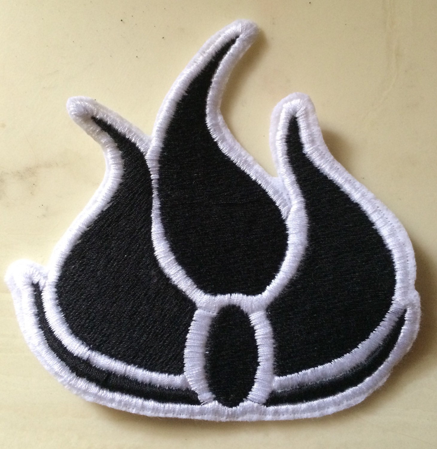 RWBY Blake Belladonna Symbol Sew-on Patch RWBY Blake Belladonna Symbol Sew-on Patch