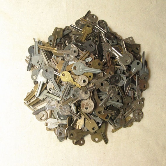 10 pcs Vintage Keys Flat Keys Old Keys Steampunk by MyBootSale