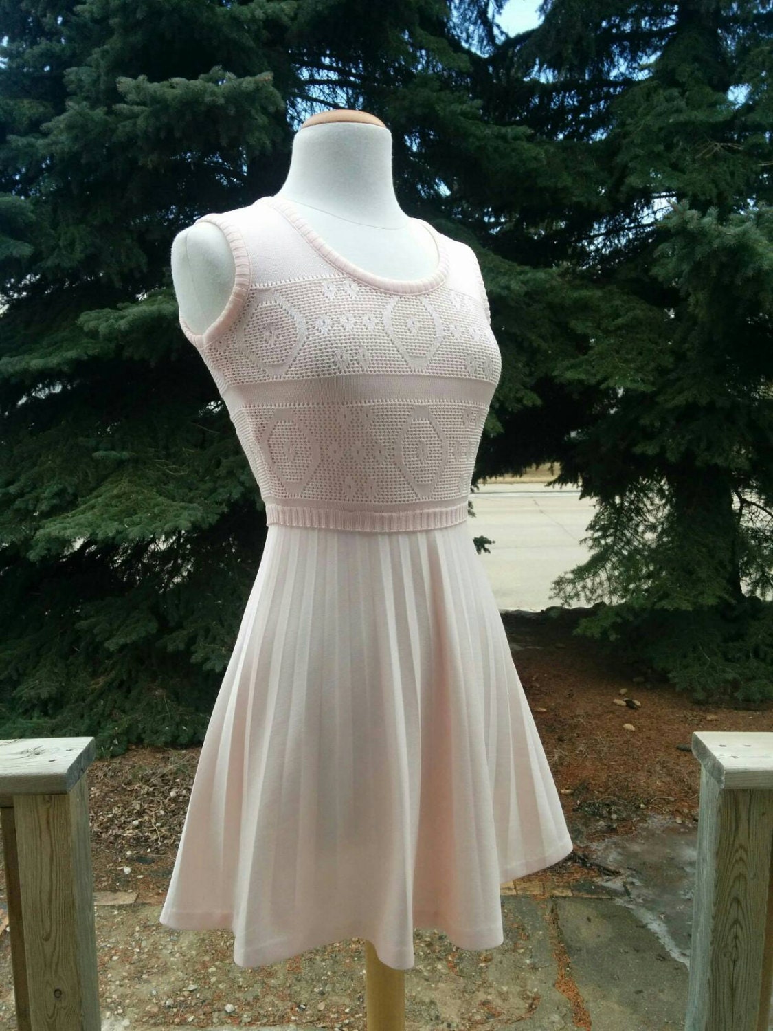 Vintage 1970s Mini Dress. Summer Dress. Baby Pink. Light Pink.