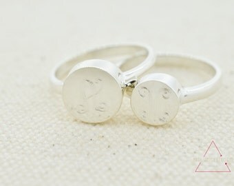 Items similar to Initial F ring on Etsy