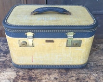 Popular items for vintage train case on Etsy