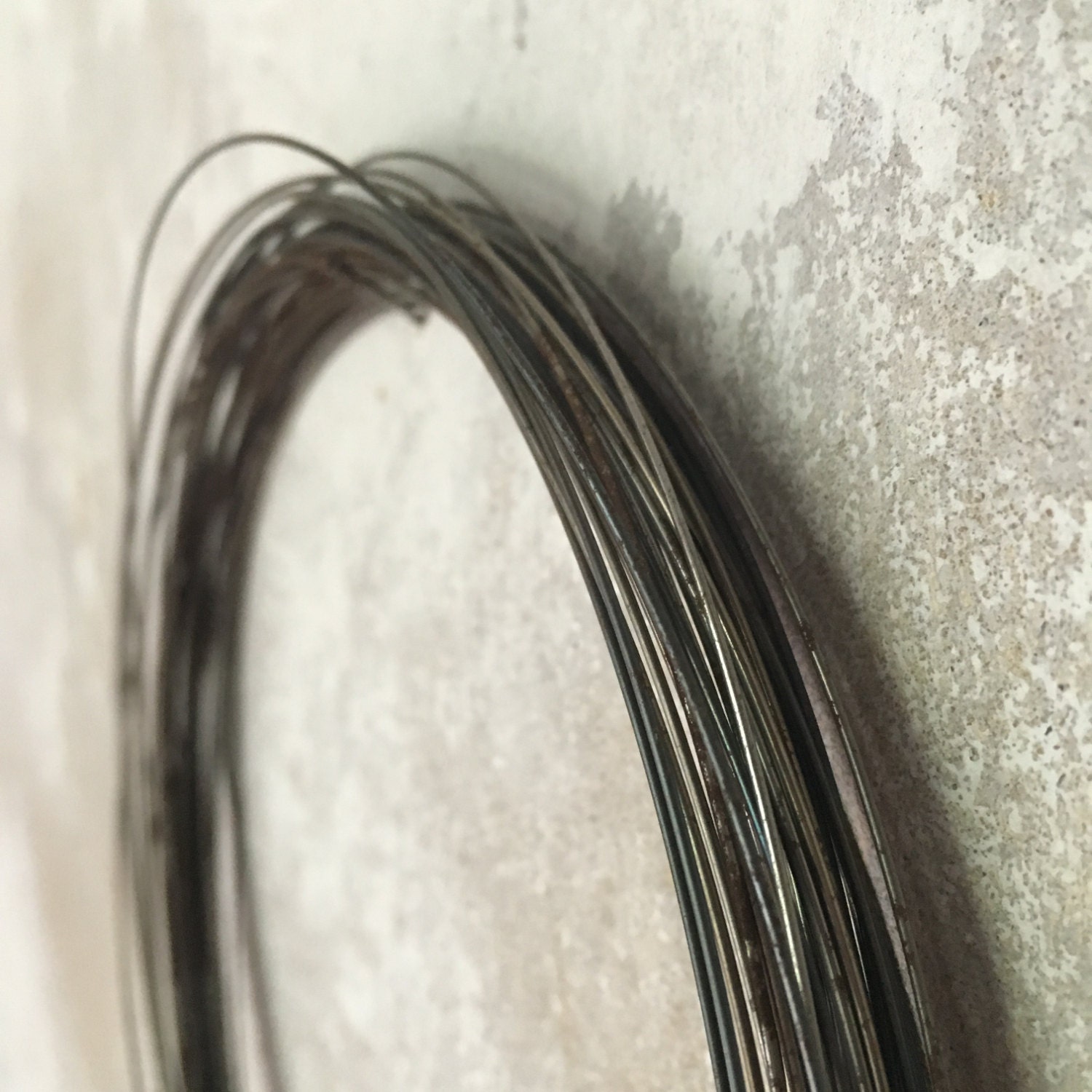 Coil of steel rusty wire, nealed diameter 0.8 mm ( ga 18 ) for your own ...