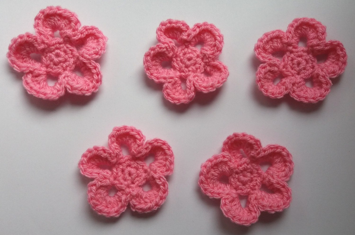 Mini crochet flowers pink flower appliqué small flower