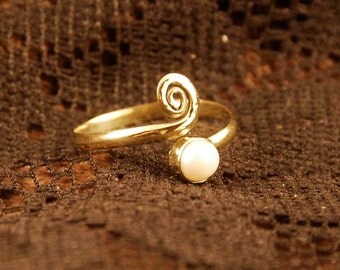 Pearl toe ring | Etsy