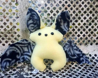 Bat plushie | Etsy