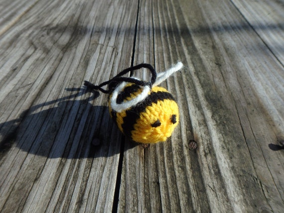 Items similar to KNITTING PATTERN Buzzy Little Bumblebee PATTERN - Knit ...