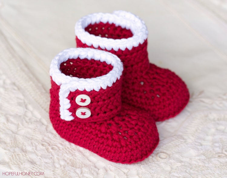 CROCHET PATTERN Santa Claus Baby Booties by HopefulHoneyDesigns