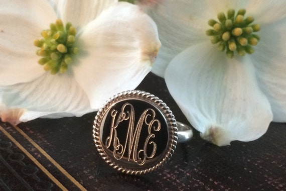 Sterling Silver Monogrammed Ring Round with Rope Edge by slsopti