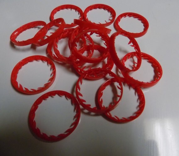 250 Red Plastic Soda Bottle Rings/Safety by TabulousCreations