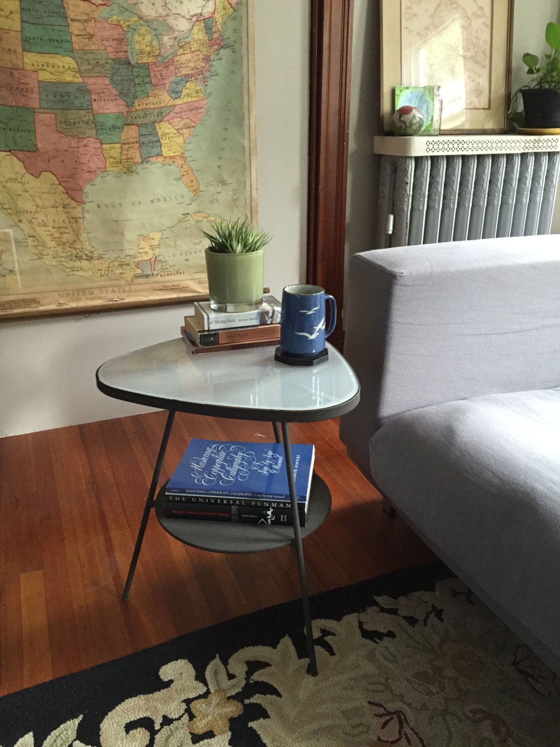 Vintage Retro Mod Midcentury Triangle Shaped Side/End/Coffee Table with ...