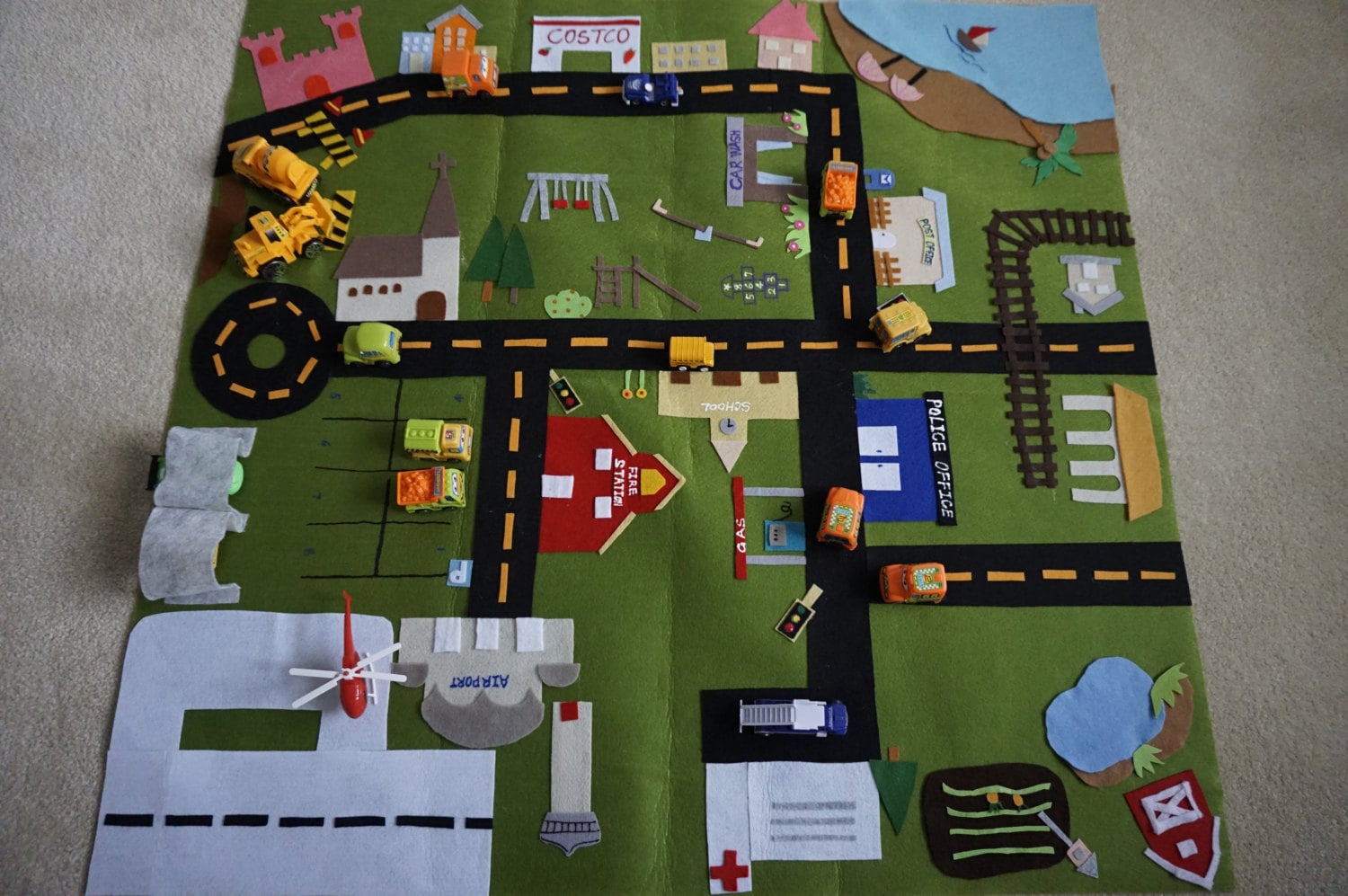 Play Mat-Town/City Fold Up Play Mat/Roll Up Play Mat/Road Play