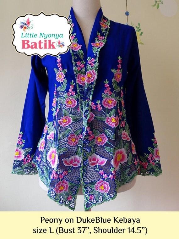 Size L: High Quality Peranakan Nyonya Kebaya. Flower motif