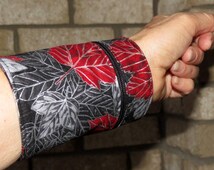 Wrist Wallet, Zippered Wrap Cuff, Hands-free, Secure, Grey and Red ...