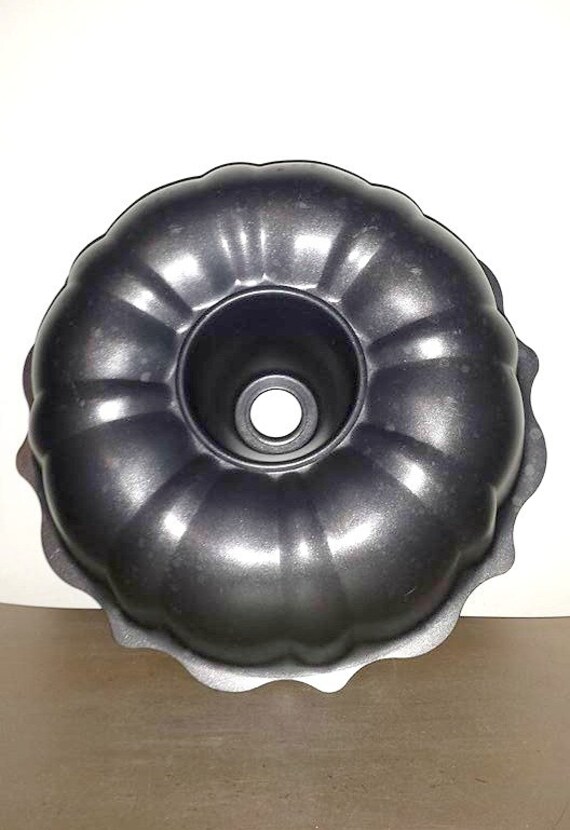 Vintage Black Fluted Bundt Pan Bundt Cake PanBakeware Bundt
