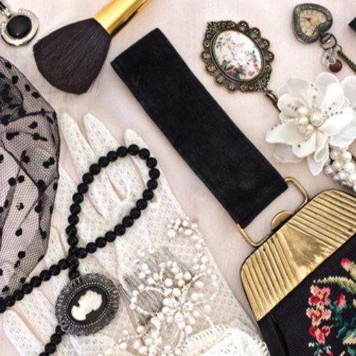 Vintage Costume Jewelry & Collectibles by LeesVintageJewels