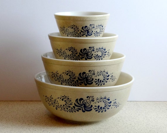 Vintage Pyrex Homestead Mixing Bowl Set of 4 from 1970s Tan