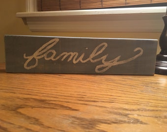Items similar to Wall Vinyl "family" sign on Etsy