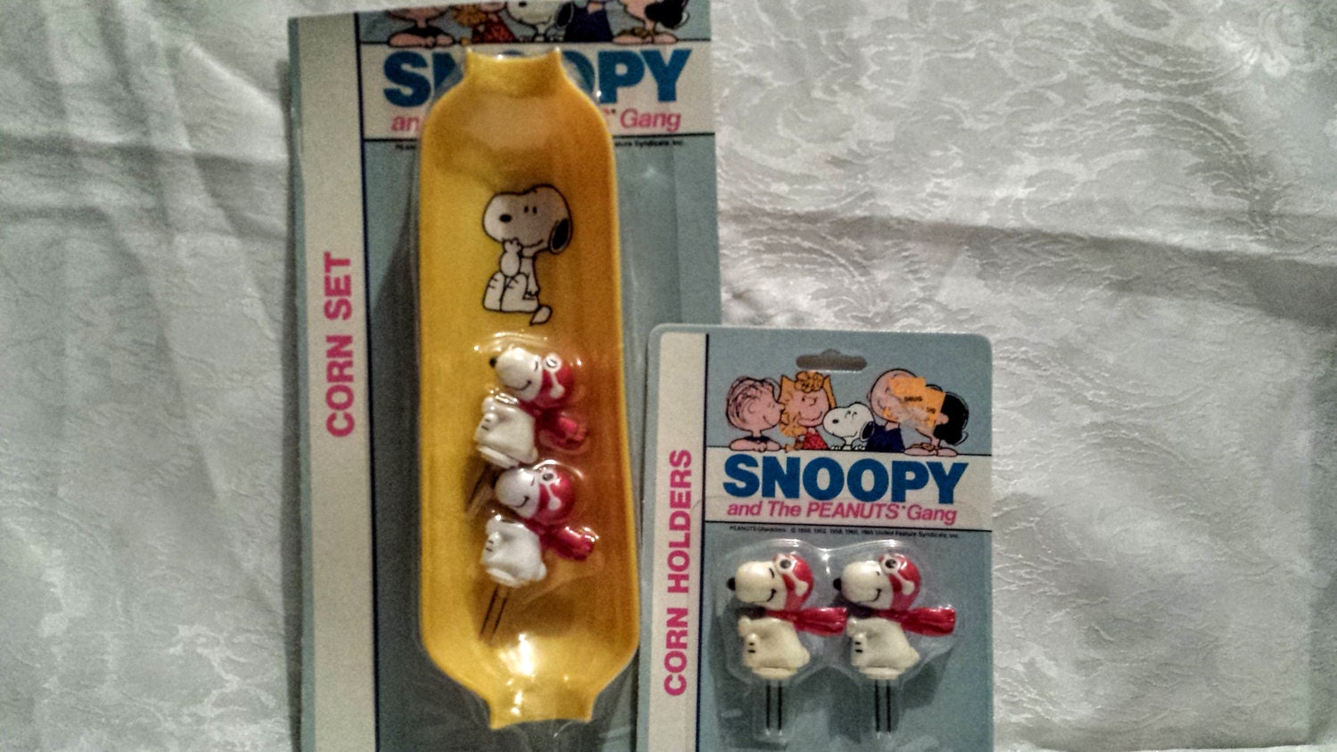 Snoopy Corn Holders; Set Of 4 Corn Holders; 1 Corn Dish; 1980s Peanuts ...