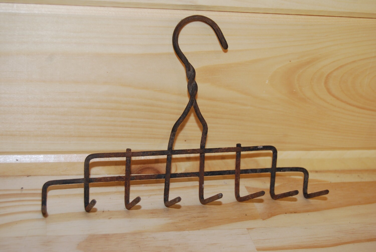 Rusty Twisted Wire Hanger 8 prong Metal Steel – Haute Juice