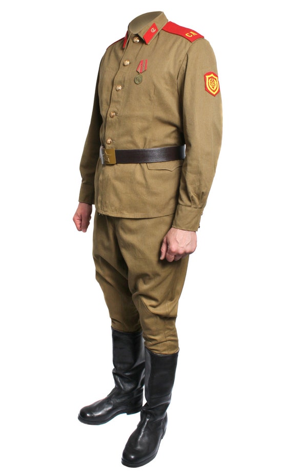 Soldat de larmée soviétique M69 uniforme kaki