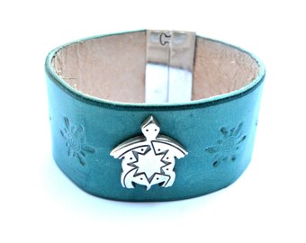 Turtle cuff | Etsy