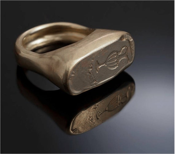 Ancient signet amphora ring for woman and men Antique